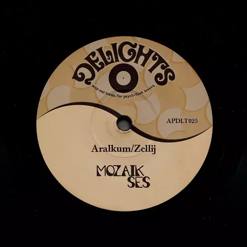 ARALKUM / ZELLIJ (7")/MOZAIK SES/テルアビブを拠点とするファンク コンボ "VuVuVu"とJJ ...